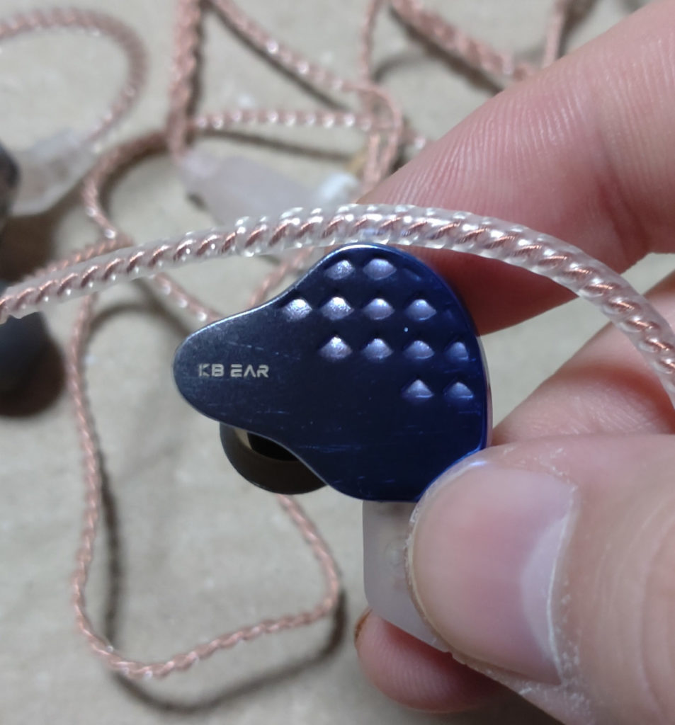イヤホン KBEAR Robinを提供していただいたので聴いてみた！(到着直後感想) | ナルクの趣味で人生を楽しむブログ